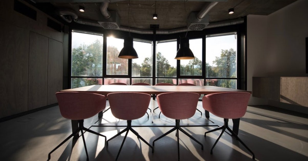 How a smart workplace can help retain talent | Planon